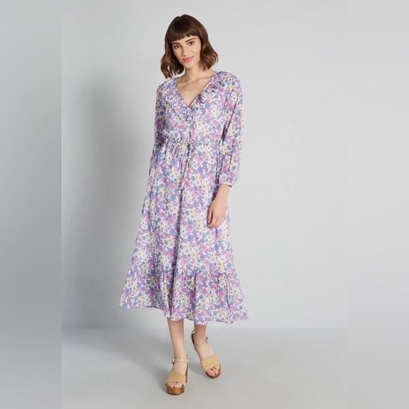 Modcloth | Dresses | Nwt Modcloth Ruffling Floral Purple Flowers Midi ...